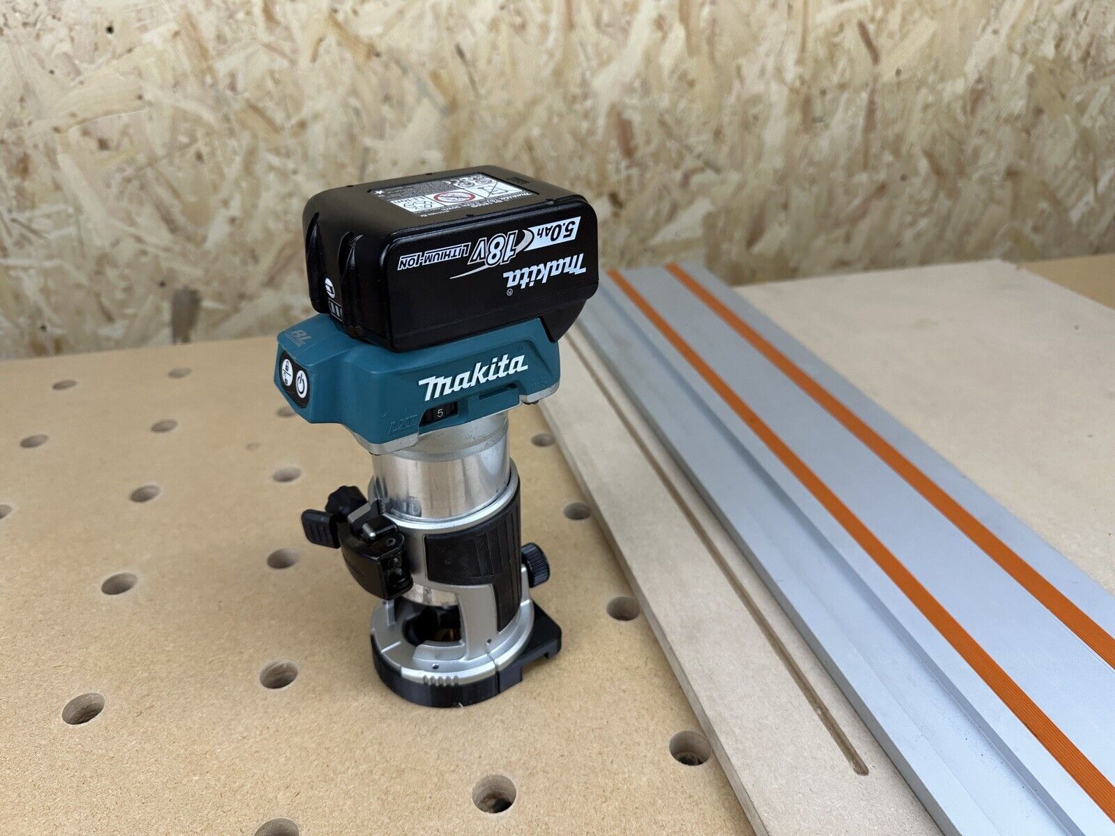 Makita Router Guide Adaptor to Evolution Track/Rail – Adaptool