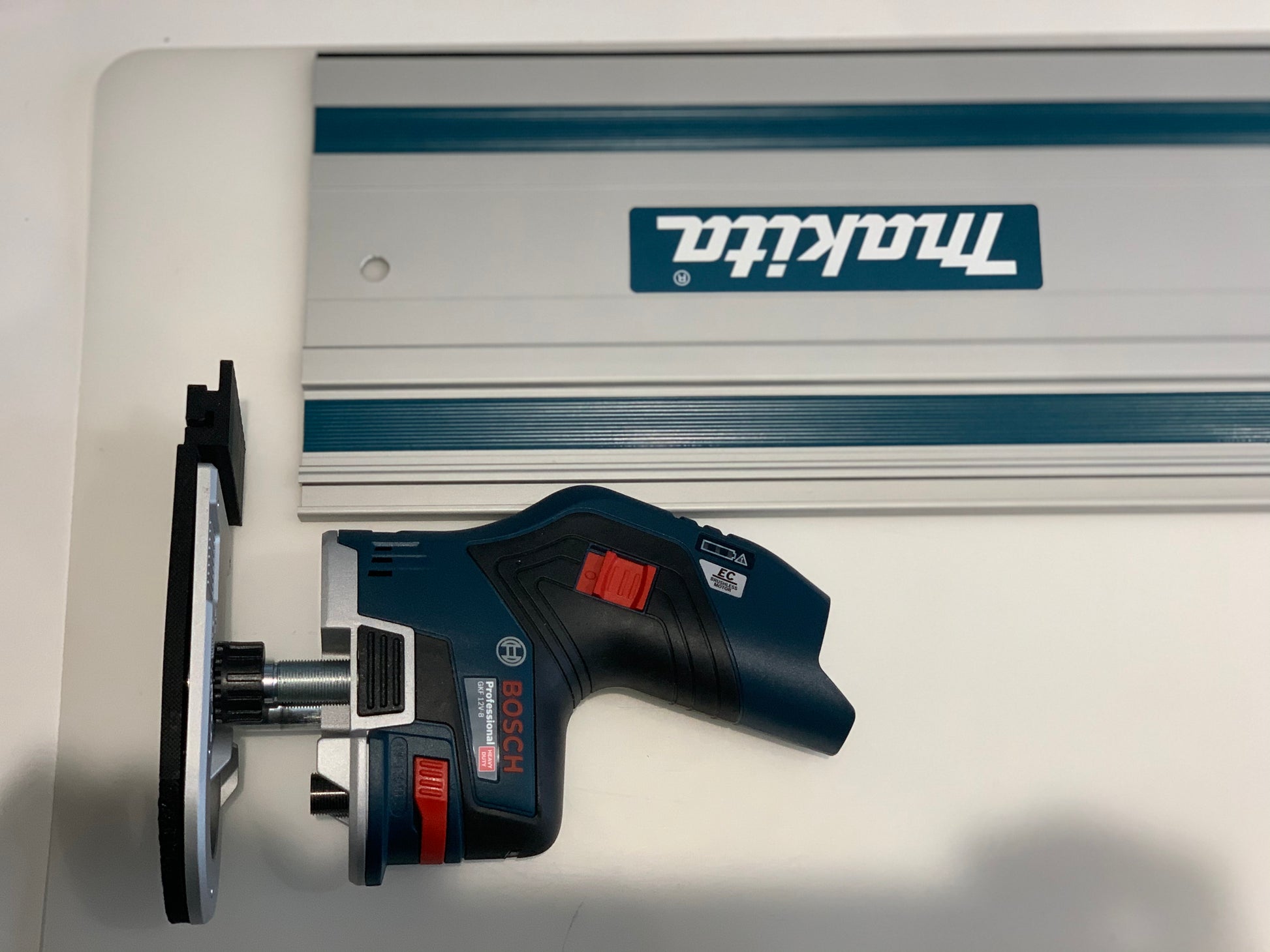 Bosch GFK-600 Router Guide Adaptor to Makita Track – Adaptool