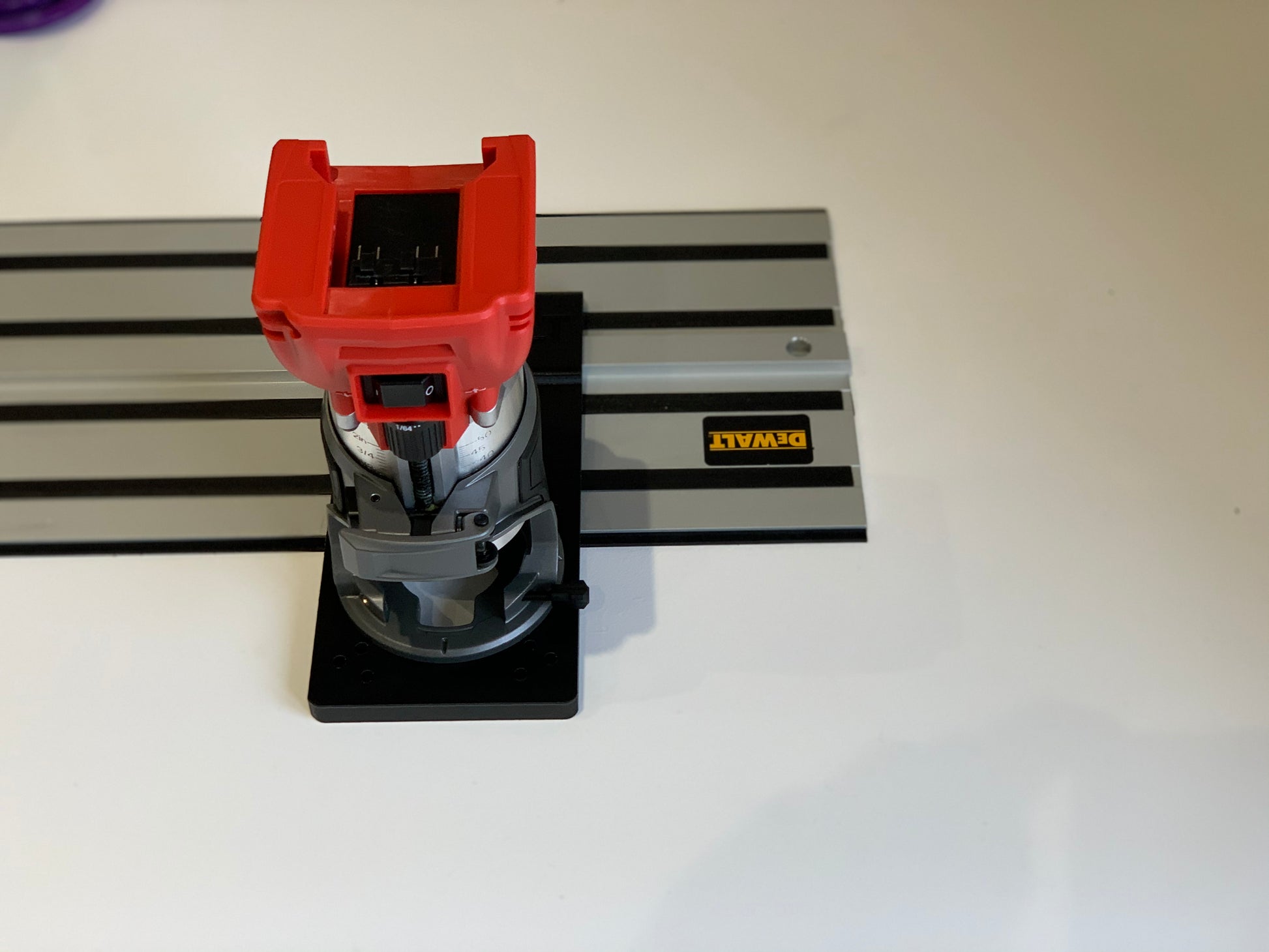Milwaukee Router Guide Rail Adaptor to DEWALT Track/Rail – Adaptool